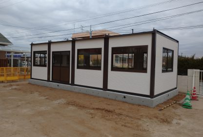 0129 HS54型4連棟別注仕様ハウス【福岡県】 - 施工実績 | プレハブハウス・スーパーハウス・ユニットハウスの株式会社九州スーパーハウス